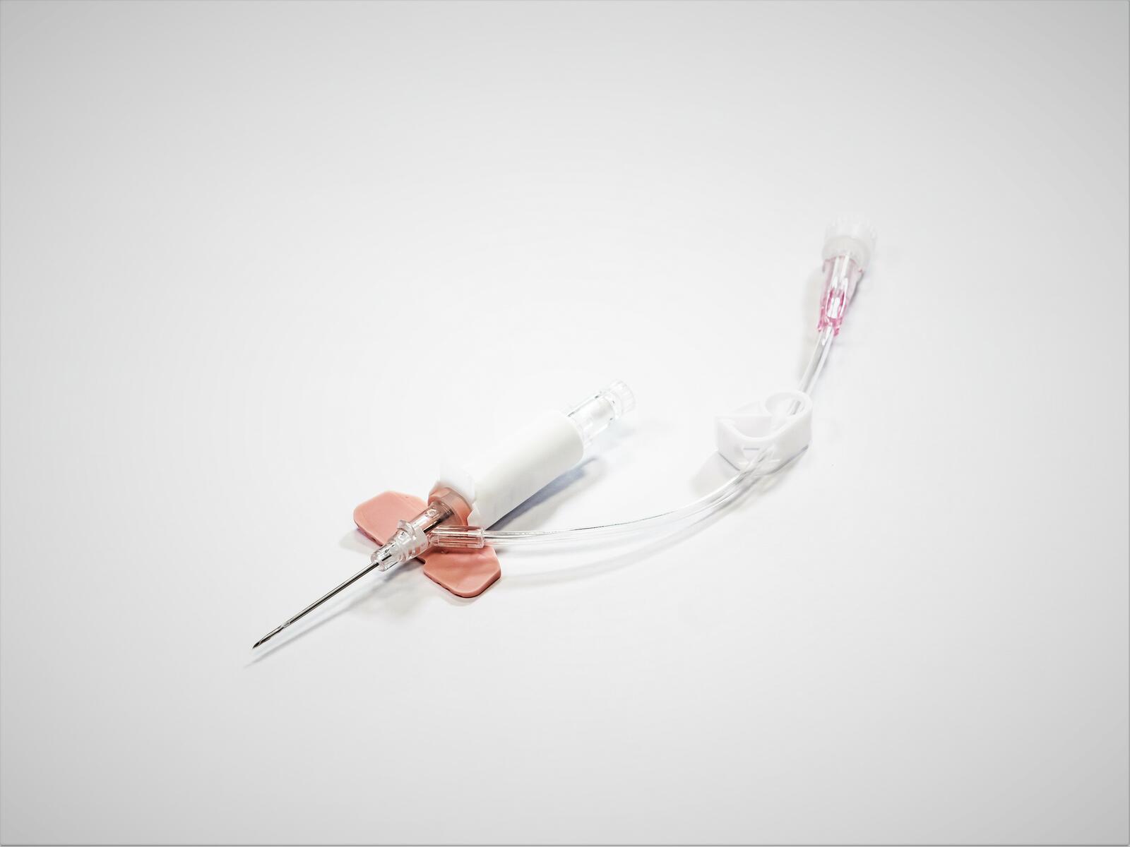 DeltaVen closed IV system