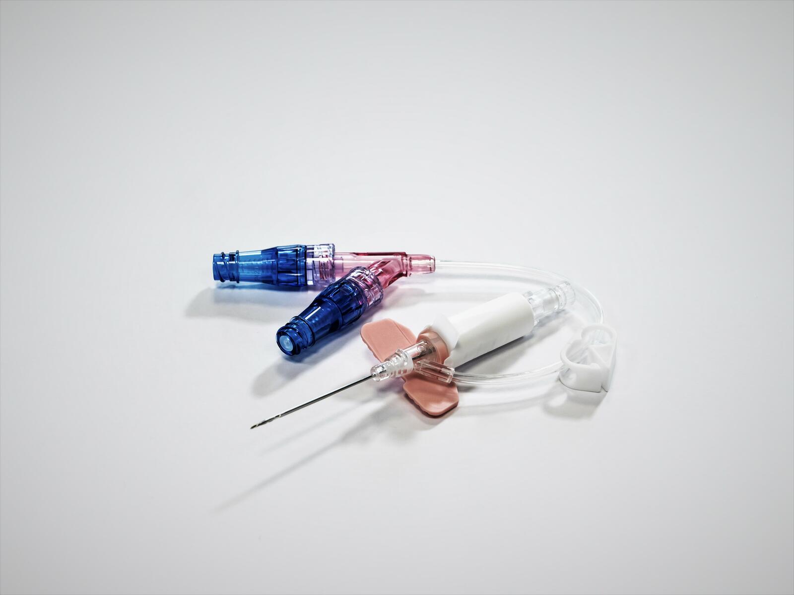 DeltaVen closed IV system