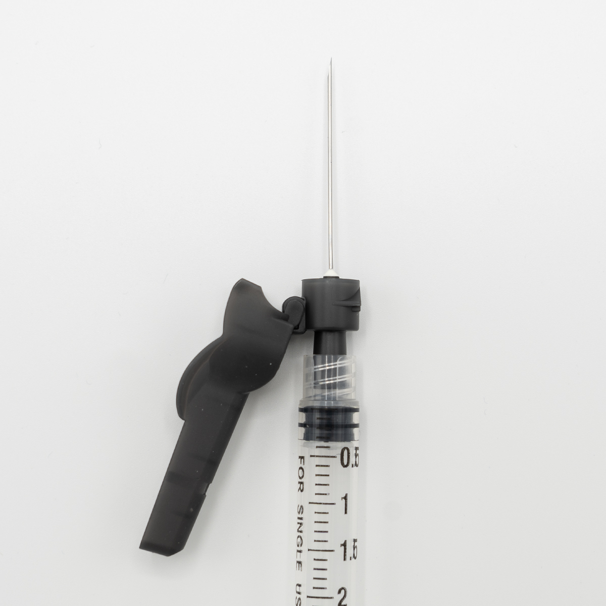 SteriFlow™ safety needles